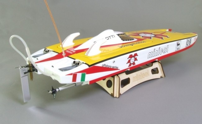 MINI CAT 820EP ar diviem motoriem 2848-2600kv, ESC 40A*2